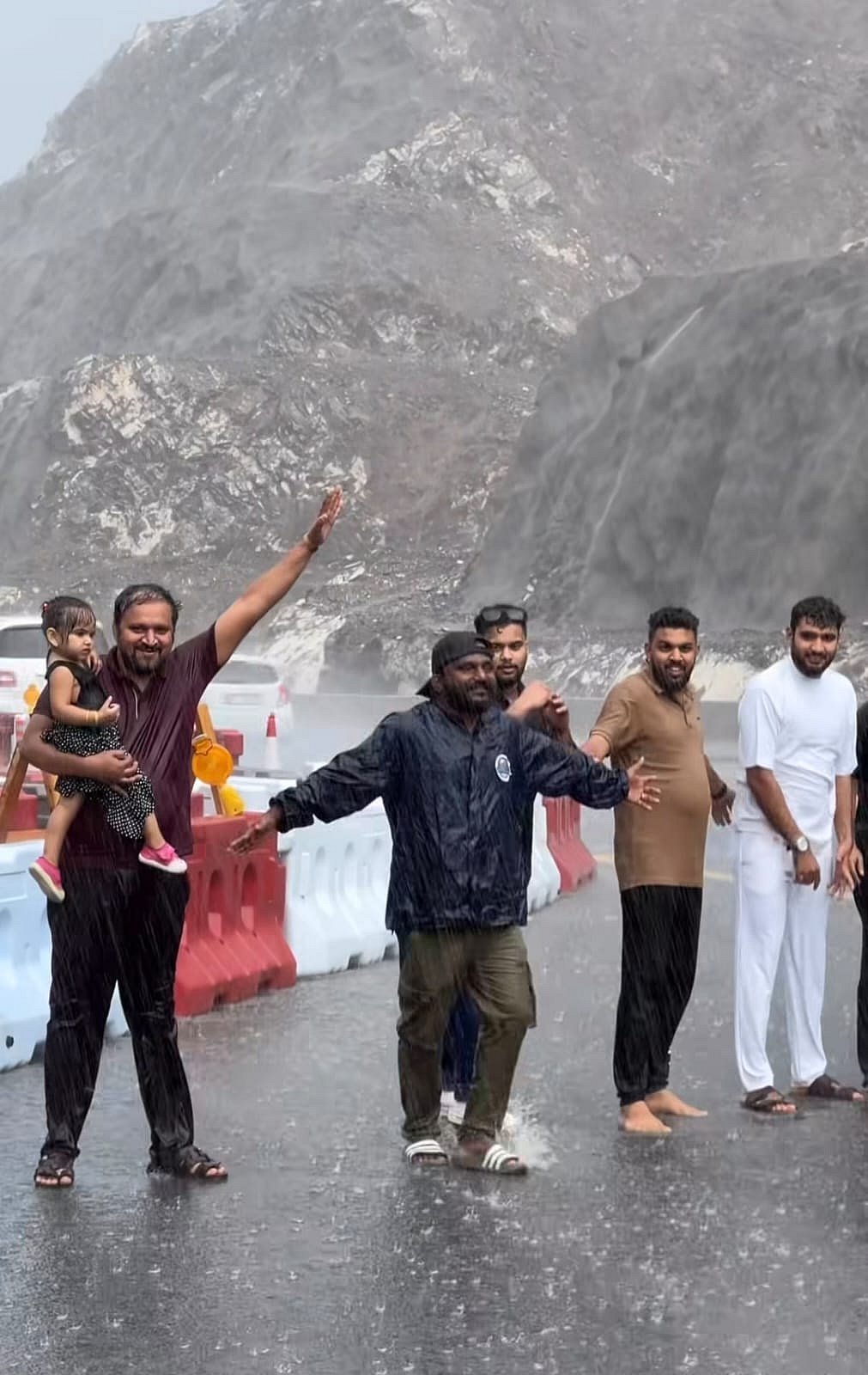 UAE: Monsoon-deprived Indian expats chase ‘nostalgic’ rain in desert ...